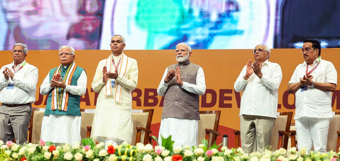 PM Modi addresses the celebrations of 20 years of Gujarat Urban Growth ...