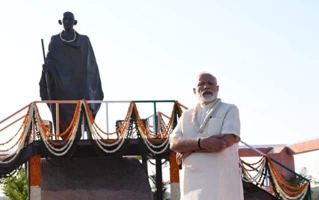 Remembering Mahatma Gandhi: Pictures from PM's visit to Dandi Museum in ...