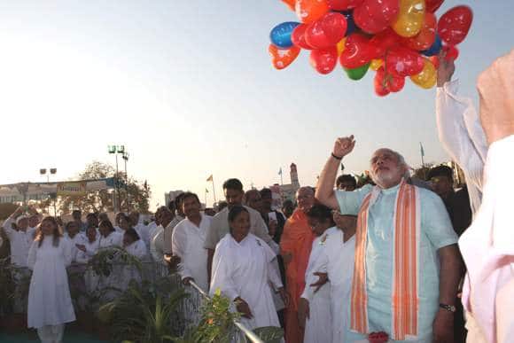 CM inaugurates platinum jubilee celebration of Brahma Kumaris