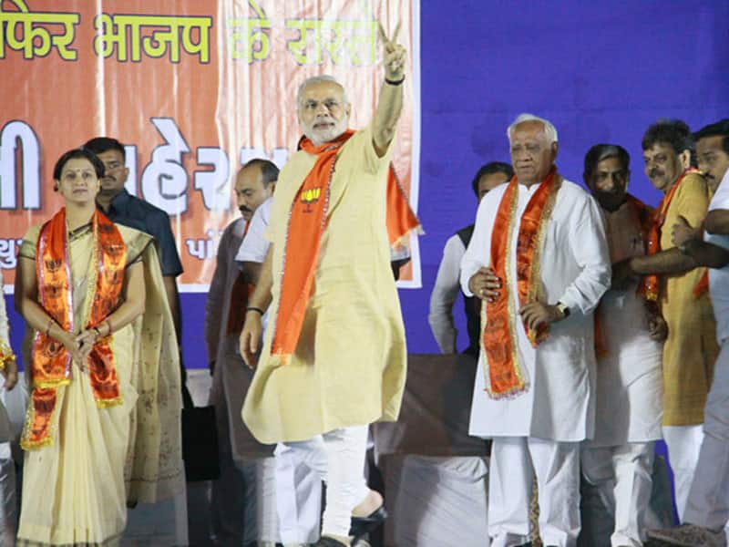 Shri Modi Educates the Congress on Education