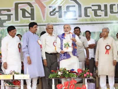Swarnim Krushi Mahotsav begins with a bang